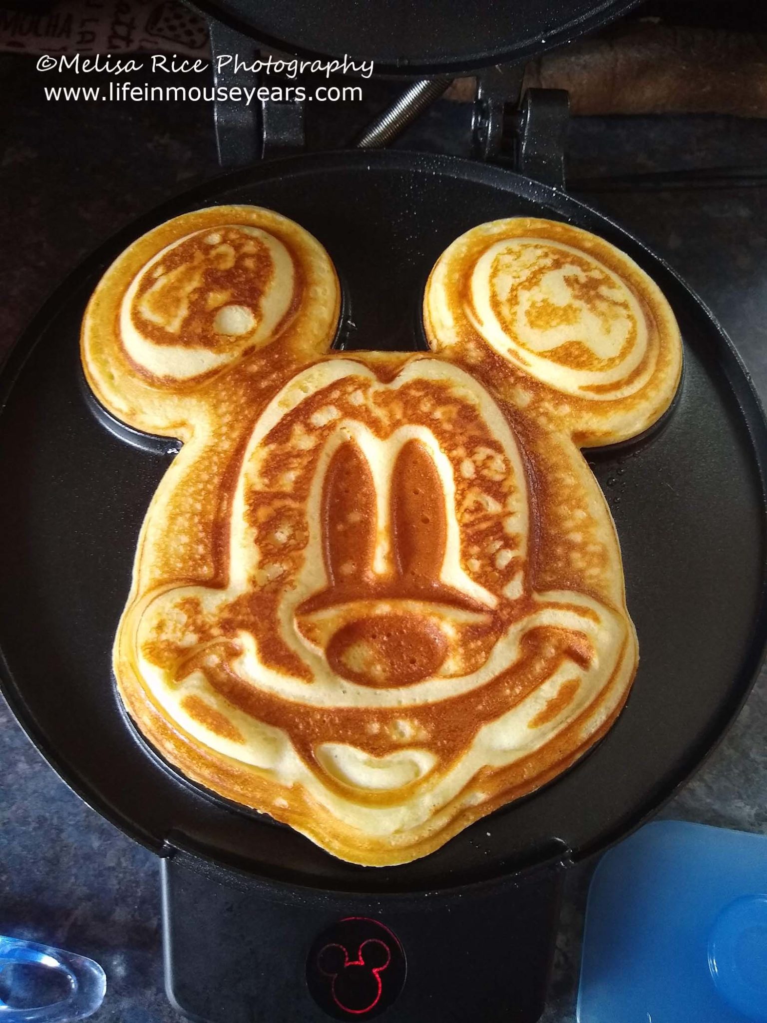How to Make Keto Mickey Mouse Pancakes | Life in Mouse Years