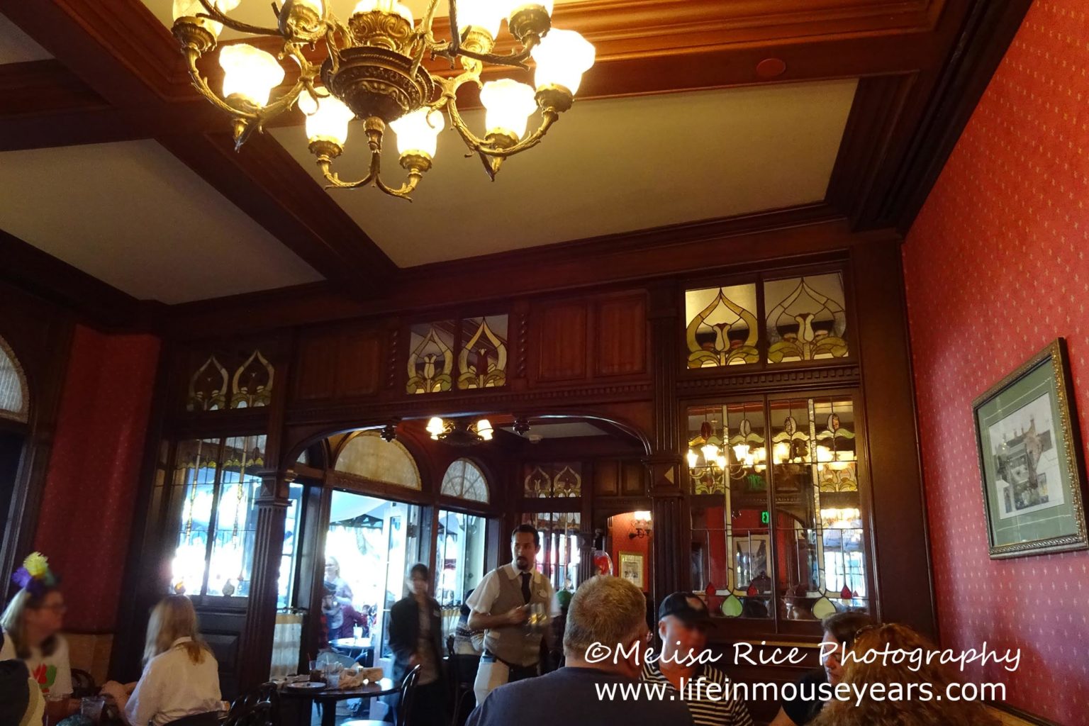 Checking Out Cafe Orleans in Disneyland | Life in Mouse Years