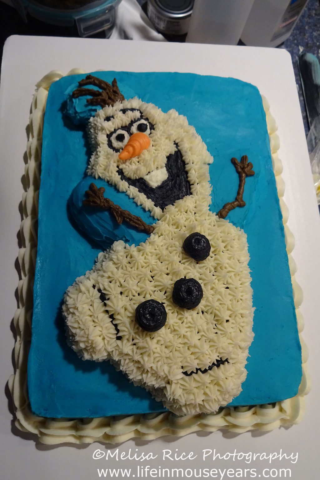 How To Make an Olaf Shaped Cake | Life in Mouse Years